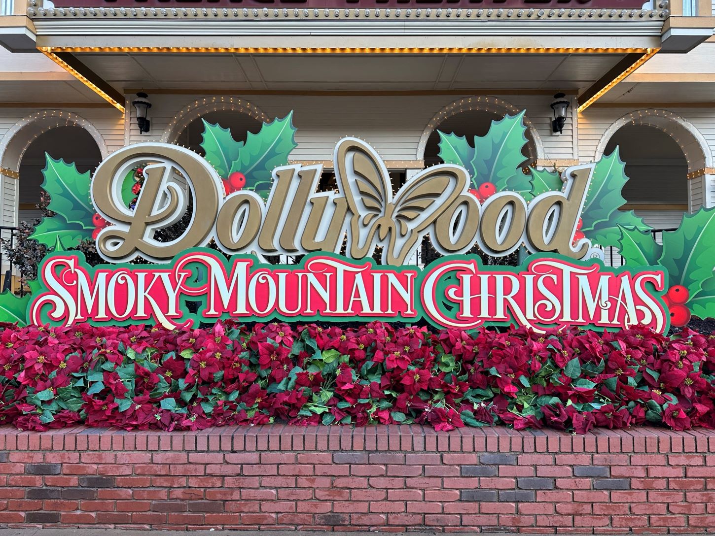 Your Guide to Dollywood at Christmas Time [2024] – Dale, Let's Travel!
