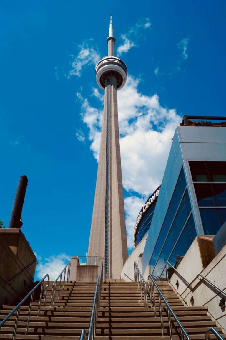 19 Best Things To Do as a Solo Traveler in Toronto – Dale, Let's Travel!