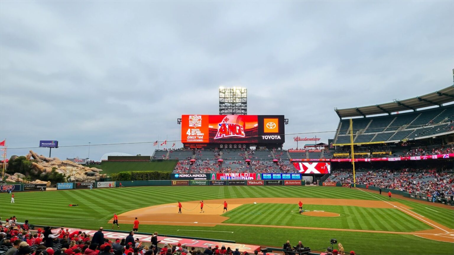 The Ultimate Guide to the Los Angeles Angel’s Stadium – Dale, Let's Travel!