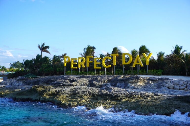 Your Guide to Perfect Day at CocoCay Bahamas Cruise Port – Dale, Let's ...